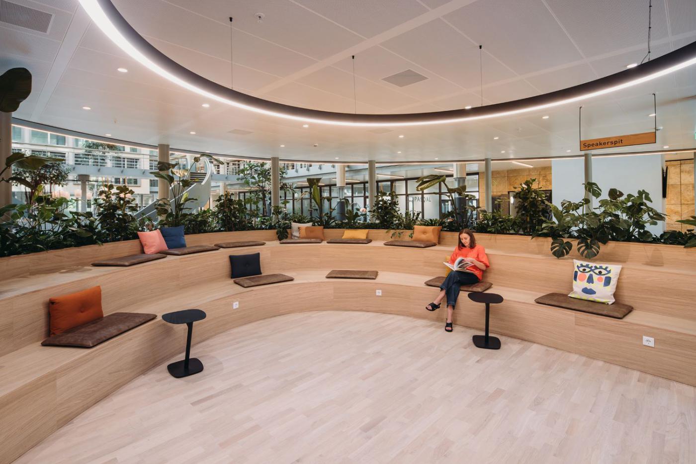 Kantoor EDGE Stadium | Best Interiors