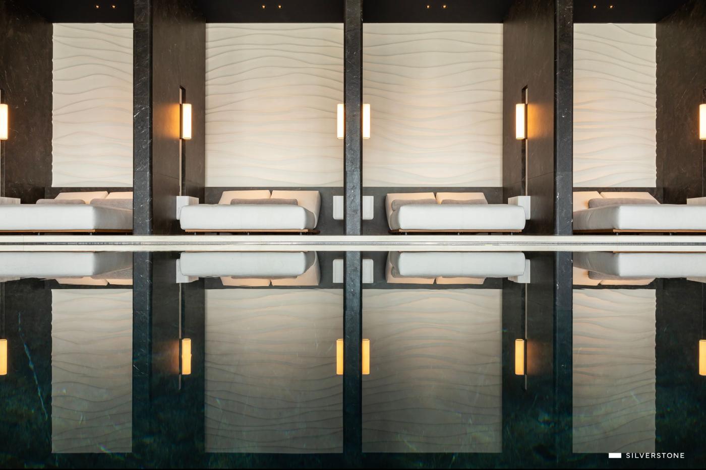 Luxe inox zwembad in La Réserve Resort te Knokke | Best Interiors