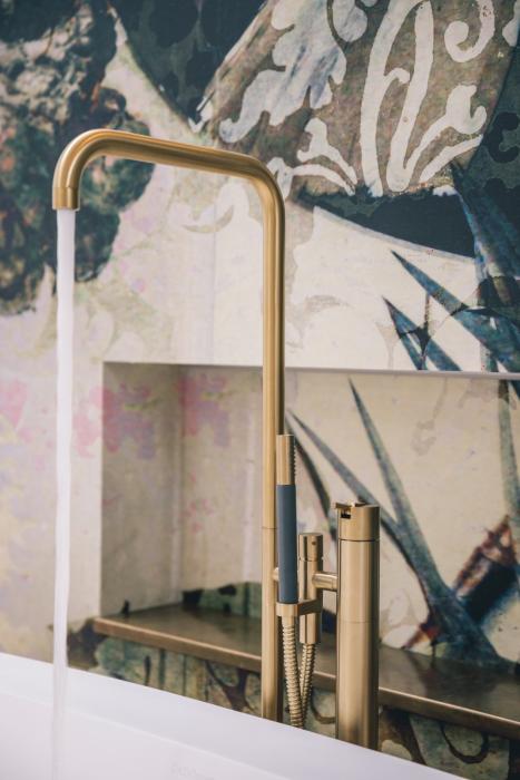 Het ultieme hotelgevoel met VOLA mat goud | Best Interiors